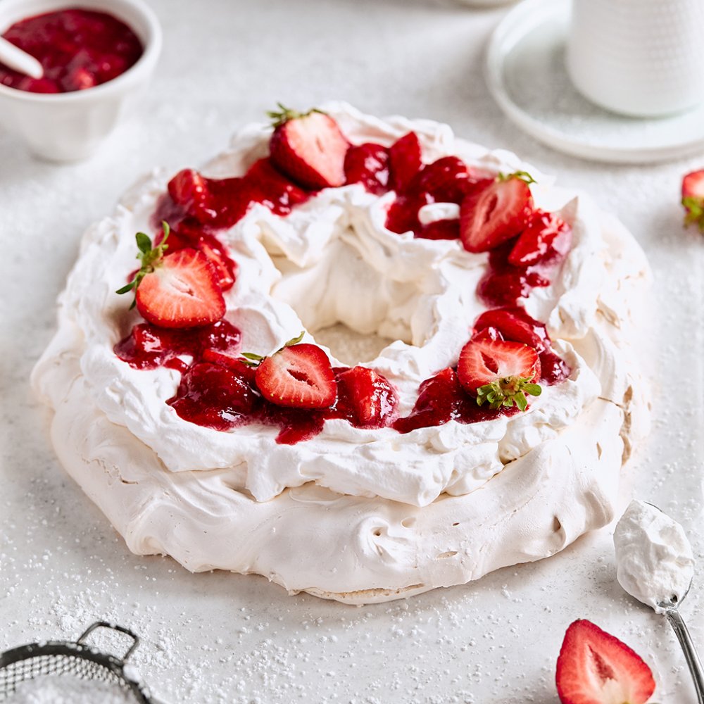Strawberry Meringue Holiday Wreath | California Strawberries